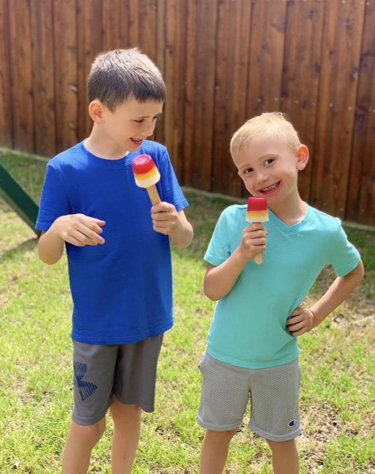 How to Make Dixie Cup Popsicles