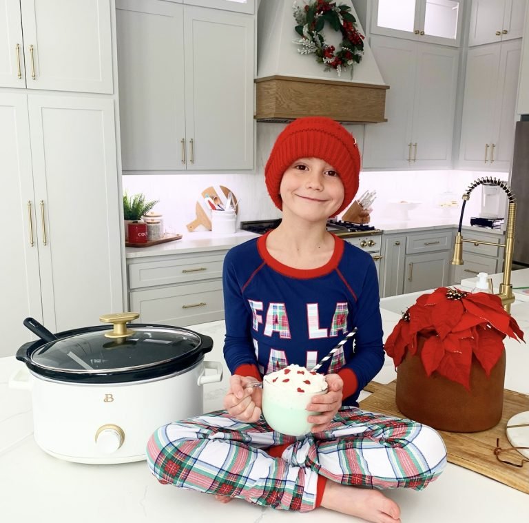 Slow Cooker Grinch Hot Chocolate